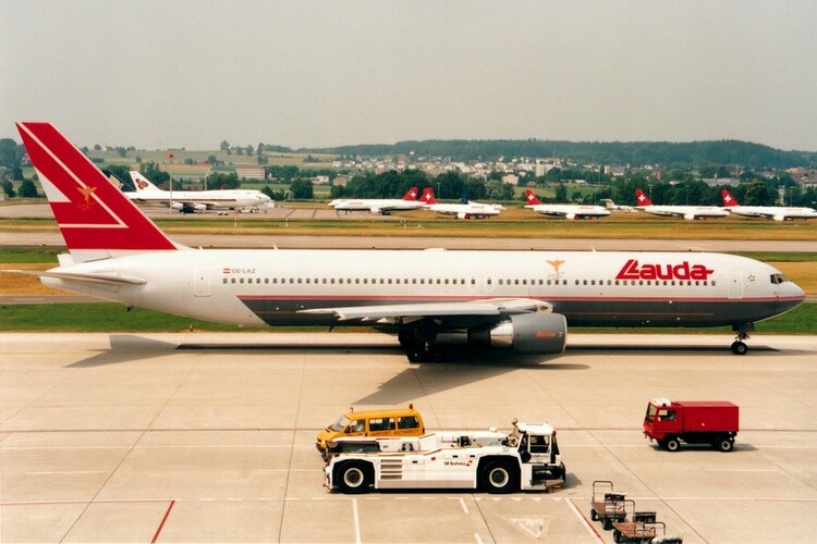 Lauda Air B767-300ER PH4LDA2490 Phoenix 1:400 » AviaMini México