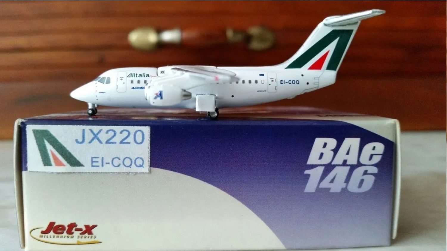 Alitalia Express BAe-146-300 JX220 Jet-X 1:400 » AviaMini México